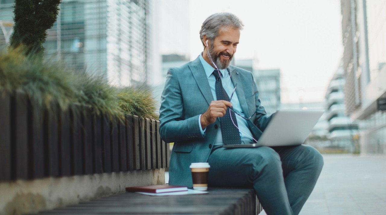 Got a little extra cash? 7 ways broker-owners can show their agents ...